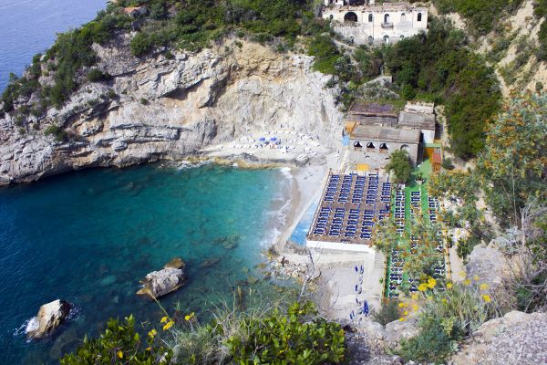 Cava Regia Beach Club - Vico Equense (NA) - prenotazione online ...