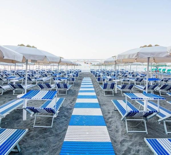 Minori Beach - Minori (SA) - prenotazione online | Spiagge.it
