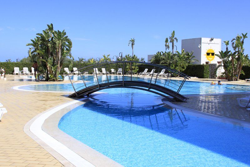 Tropical Beach - Capaci (PA) - prenotazione online | Spiagge.it