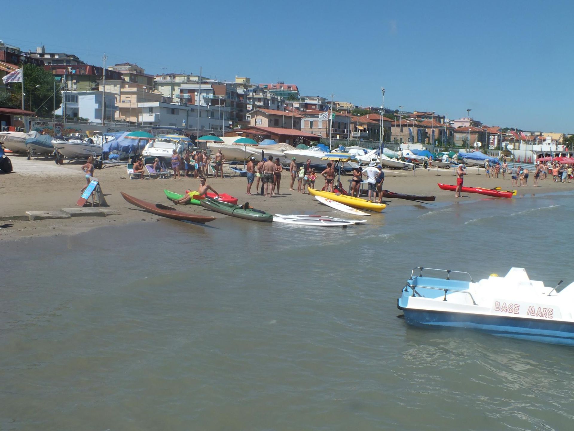 Base Mare - Falconara Marittima (AN) - prenotazione online | Spiagge.it