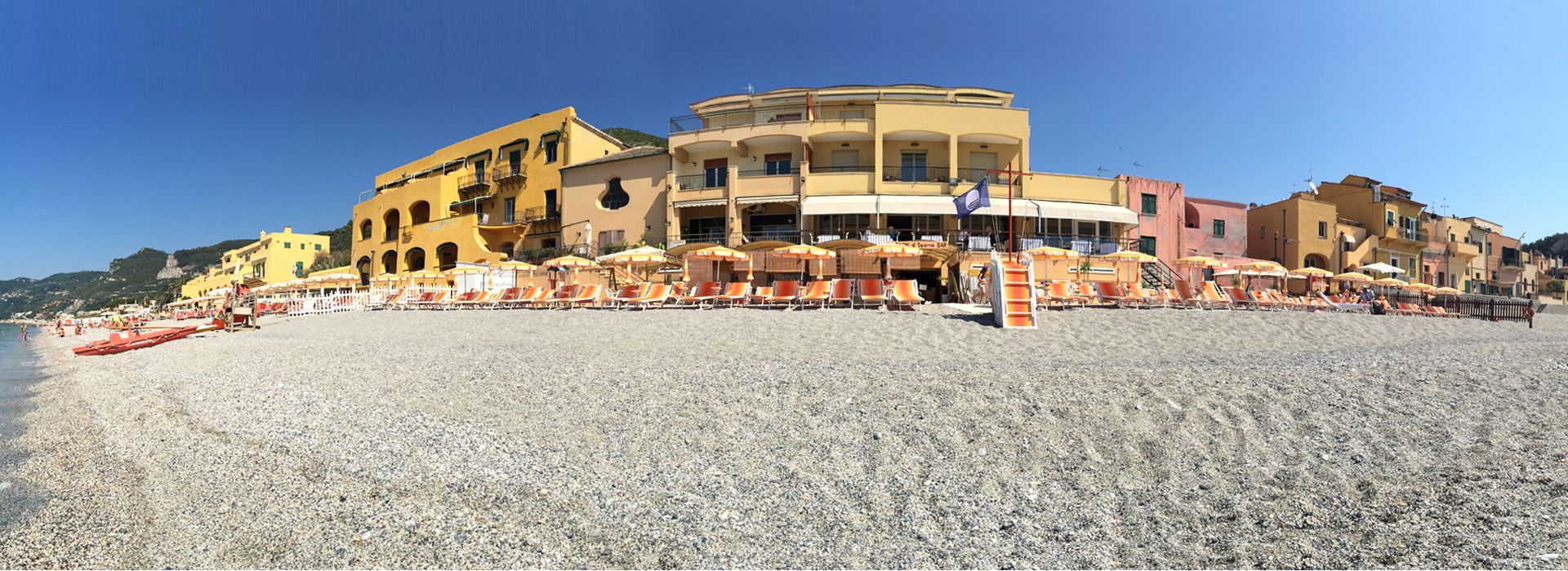Bagni Al Saraceno - Varigotti (SV) - prenotazione online | Spiagge.it