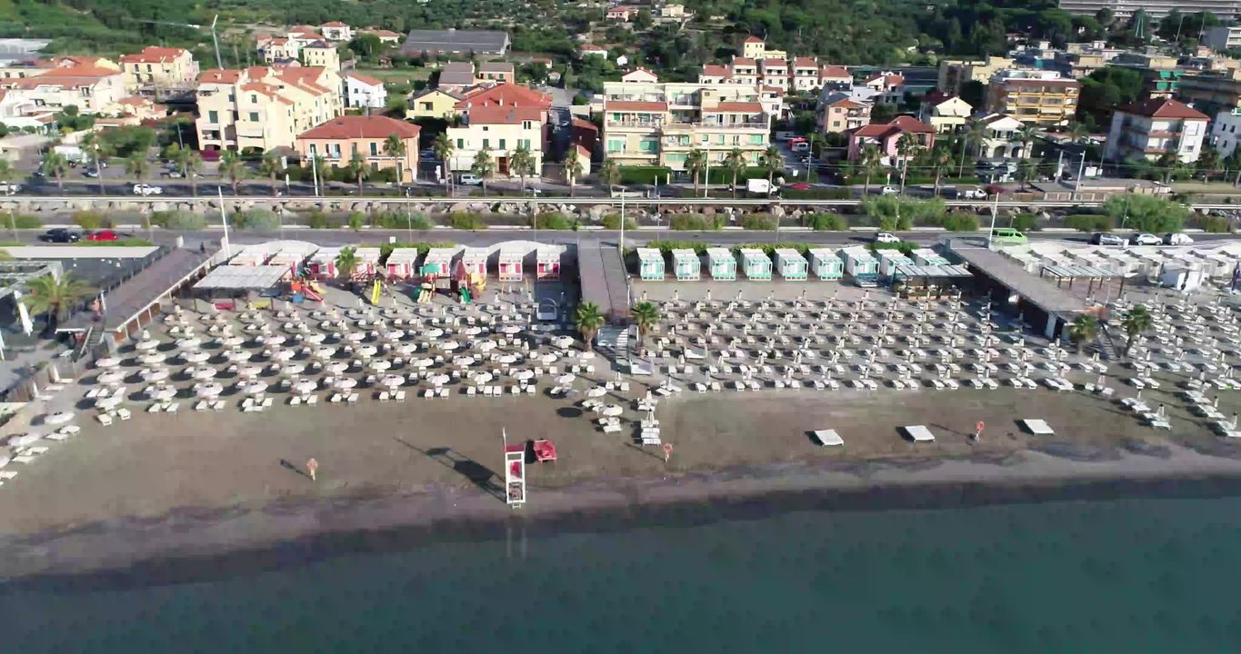 Marina Beach - Loano (SV) - prenotazione online | Spiagge.it