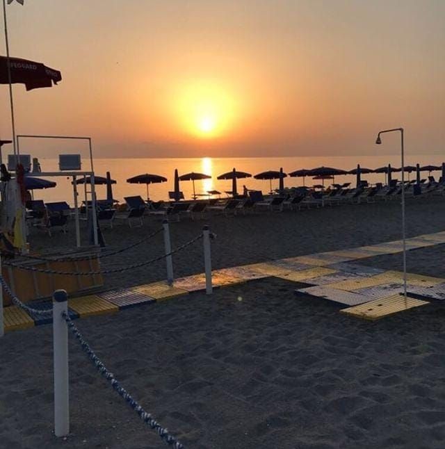 Marina dei Pioppi Beach - Scalea (CS) - prenotazione online | Spiagge.it