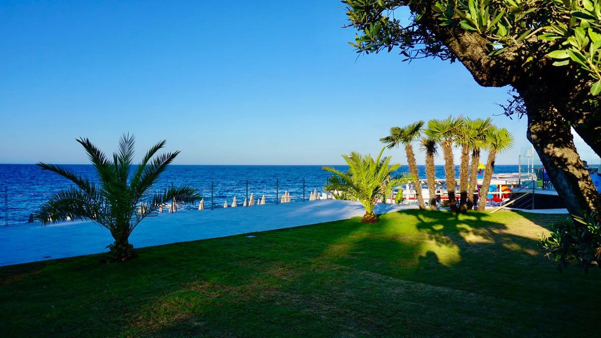 Lido Esagono - Catania (CT) - prenotazione online | Spiagge.it